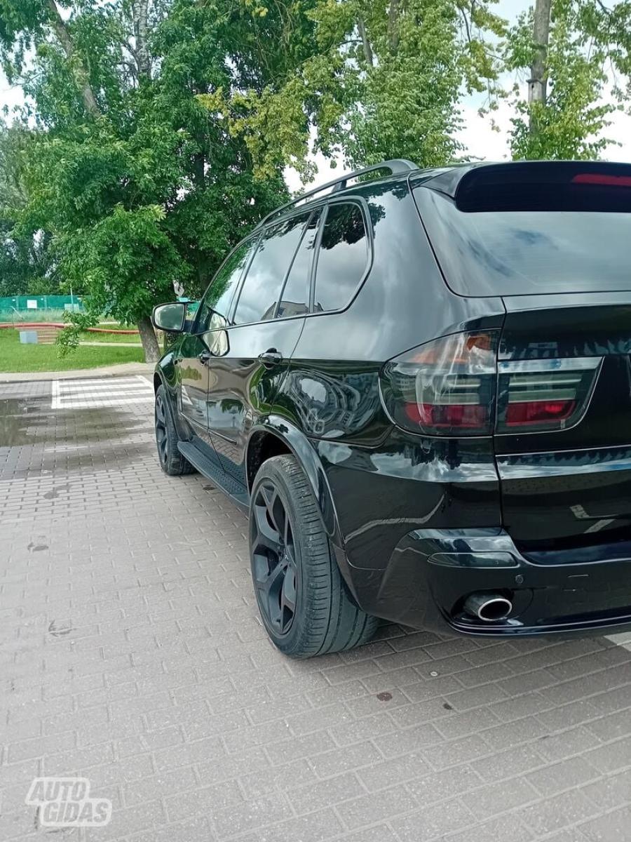 BMW X5 2007 in Vilnius, with an engine capacity of 3.00 L and mileage of 300 thousand km for 9200 €, photo 9 on AUTOMOTO.COM.LV
