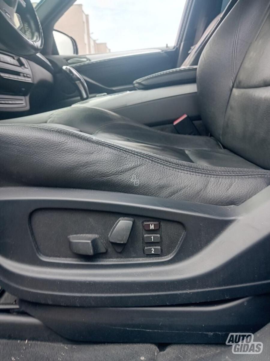 BMW X5 2007 in Vilnius, with an engine capacity of 3.00 L and mileage of 300 thousand km for 9200 €, photo 11 on AUTOMOTO.COM.LV