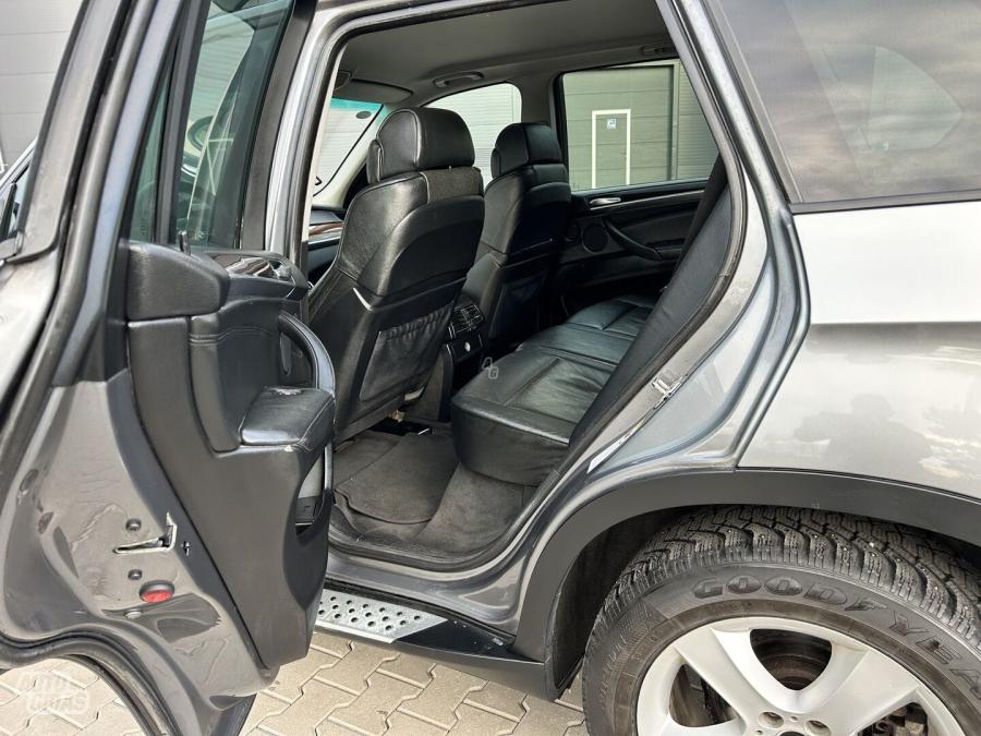 BMW X5 2008 in Kaunas, with an engine capacity of 3.00 L and mileage of 350 thousand km for 5500 €, photo 11 on AUTOMOTO.COM.LV