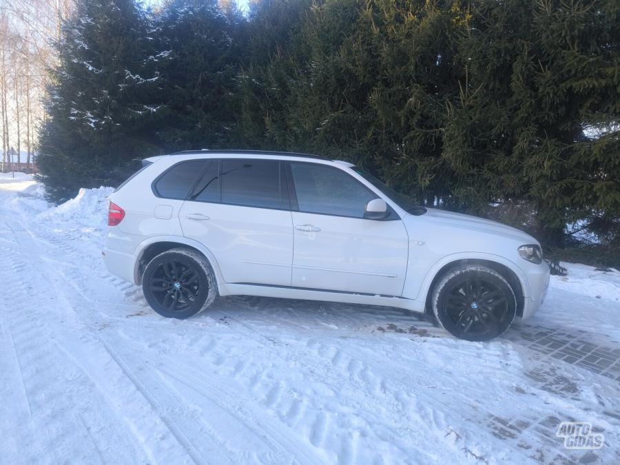 BMW X5 2008 in Taurage, with an engine capacity of 3.50 L and mileage of 320 thousand km for 8999 €, photo 7 on AUTOMOTO.COM.LV