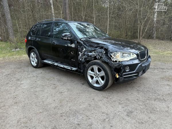 BMW X5 2008 in Vilnius, with an engine capacity of 3.00 L and mileage of 256 thousand km for 4400 €, photo 3 on AUTOMOTO.COM.LV