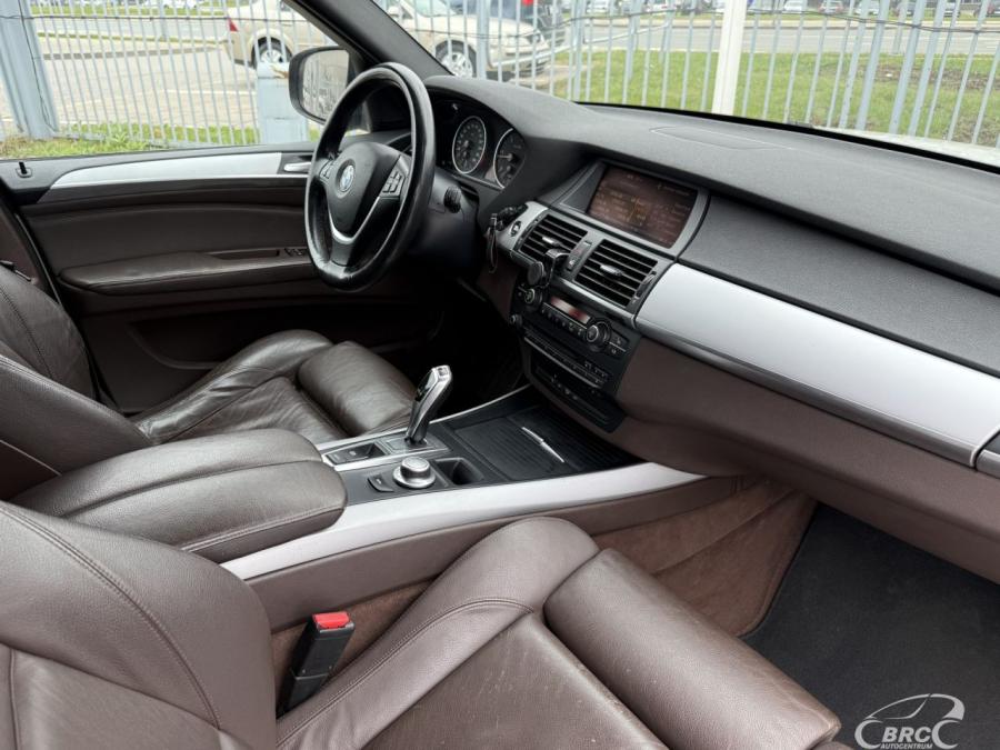 BMW X5 2008 in Klaipeda, with an engine capacity of 2.99 L and mileage of 371 thousand km for 7500 €, photo 6 on AUTOMOTO.COM.LV