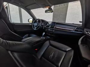 BMW X5 2008 in Riga, with an engine capacity of 3.00 L and mileage of 268 thousand km for 9990 €, photo 10 on AUTOMOTO.COM.LV