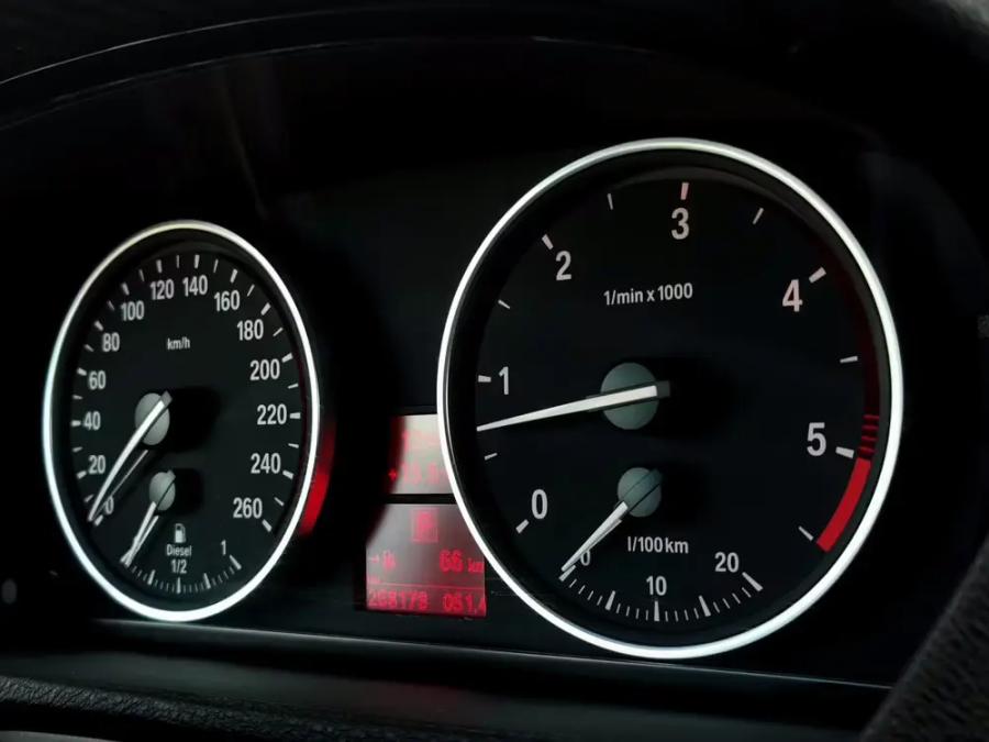 BMW X5 2008 in Riga, with an engine capacity of 3.00 L and mileage of 268 thousand km for 9990 €, photo 16 on AUTOMOTO.COM.LV