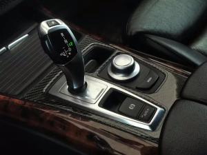 BMW X5 2008 in Riga, with an engine capacity of 3.00 L and mileage of 268 thousand km for 9990 €, photo 21 on AUTOMOTO.COM.LV