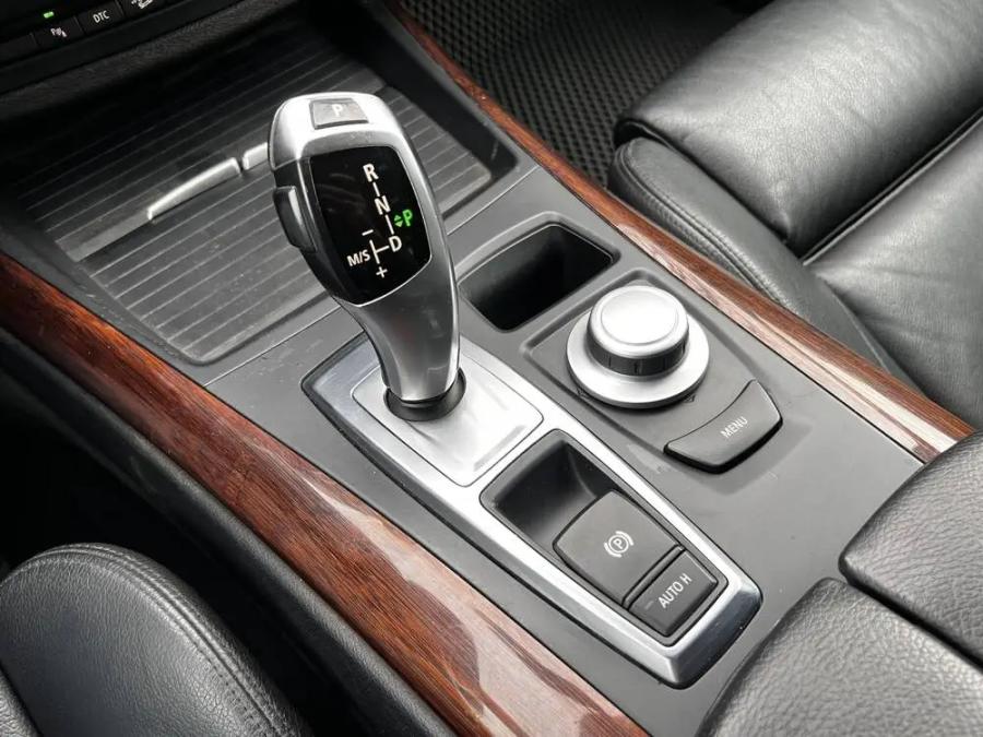 BMW X5 2008 in Riga, with an engine capacity of 3.00 L and mileage of 0 thousand km for 6950 €, photo 21 on AUTOMOTO.COM.LV