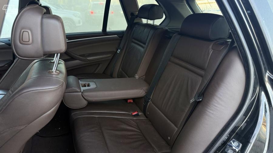 BMW X5 2008 in Vilnius, with an engine capacity of 3.00 L and mileage of 341 thousand km for 5850 €, photo 10 on AUTOMOTO.COM.LV
