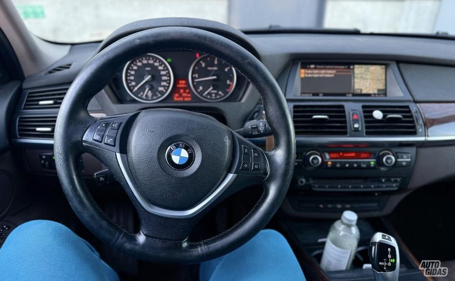 BMW X5 2008 in Vilnius, with an engine capacity of 3.00 L and mileage of 341 thousand km for 5850 €, photo 11 on AUTOMOTO.COM.LV