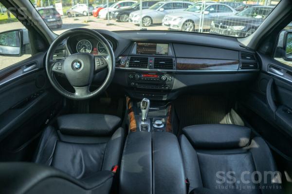 BMW X5 2009 Liepāja, ar dzinēja tilpumu 3.00 L un nobraukumu 363 tūkst. km par 9800 €, foto 7 vietnē AUTOMOTO.COM.LV
