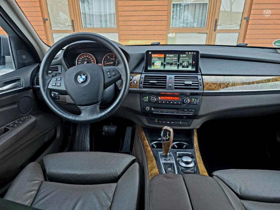 BMW X5 2009 in Marijampole, with an engine capacity of 2.99 L and mileage of 283 thousand km for 8700 €, photo 18 on AUTOMOTO.COM.LV