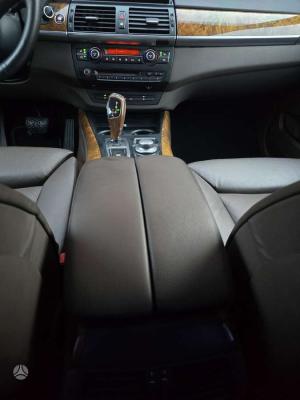 BMW X5 2009 in Marijampole, with an engine capacity of 2.99 L and mileage of 283 thousand km for 8700 €, photo 19 on AUTOMOTO.COM.LV