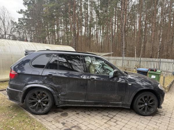 BMW X5 2009 Viļņa, ar dzinēja tilpumu 3.00 L un nobraukumu 350 tūkst. km par 5700 €, foto 2 vietnē AUTOMOTO.COM.LV