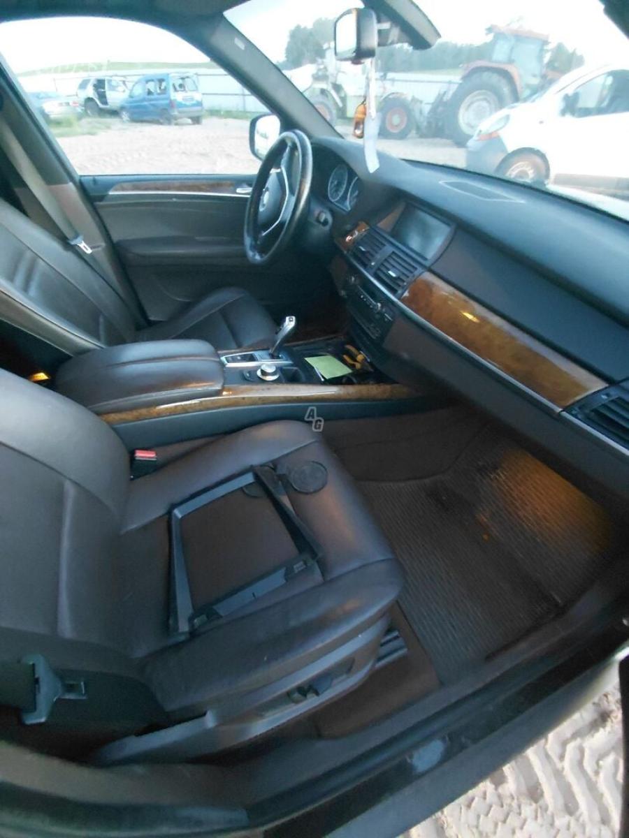 BMW X5 2009 Alīta, ar dzinēja tilpumu 3.00 L un nobraukumu 277 tūkst. km par 4400 €, foto 7 vietnē AUTOMOTO.COM.LV