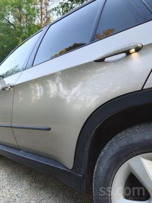 BMW X5 2009 in Madona, with an engine capacity of 3.00 L and mileage of 359 thousand km for 8000 €, photo  on AUTOMOTO.COM.LV