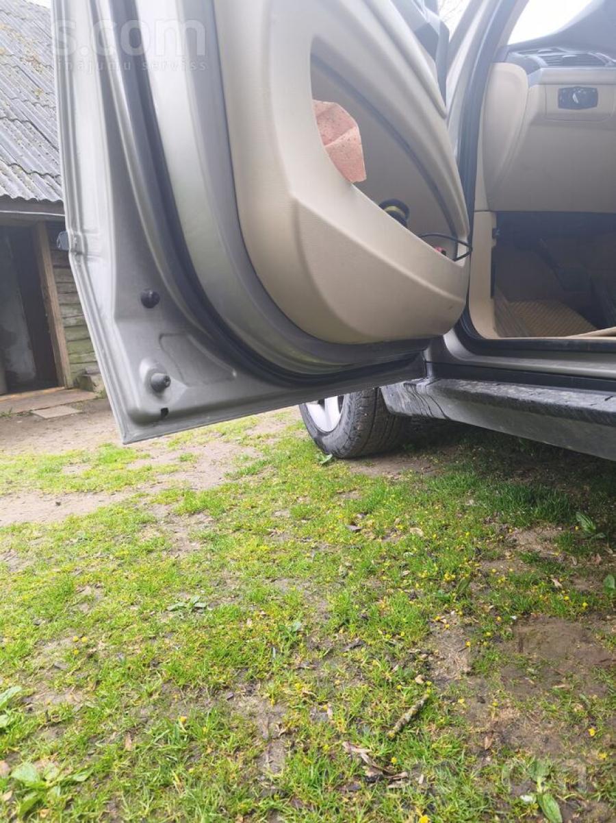 BMW X5 2009 in Madona, with an engine capacity of 3.00 L and mileage of 359 thousand km for 8000 €, photo 13 on AUTOMOTO.COM.LV