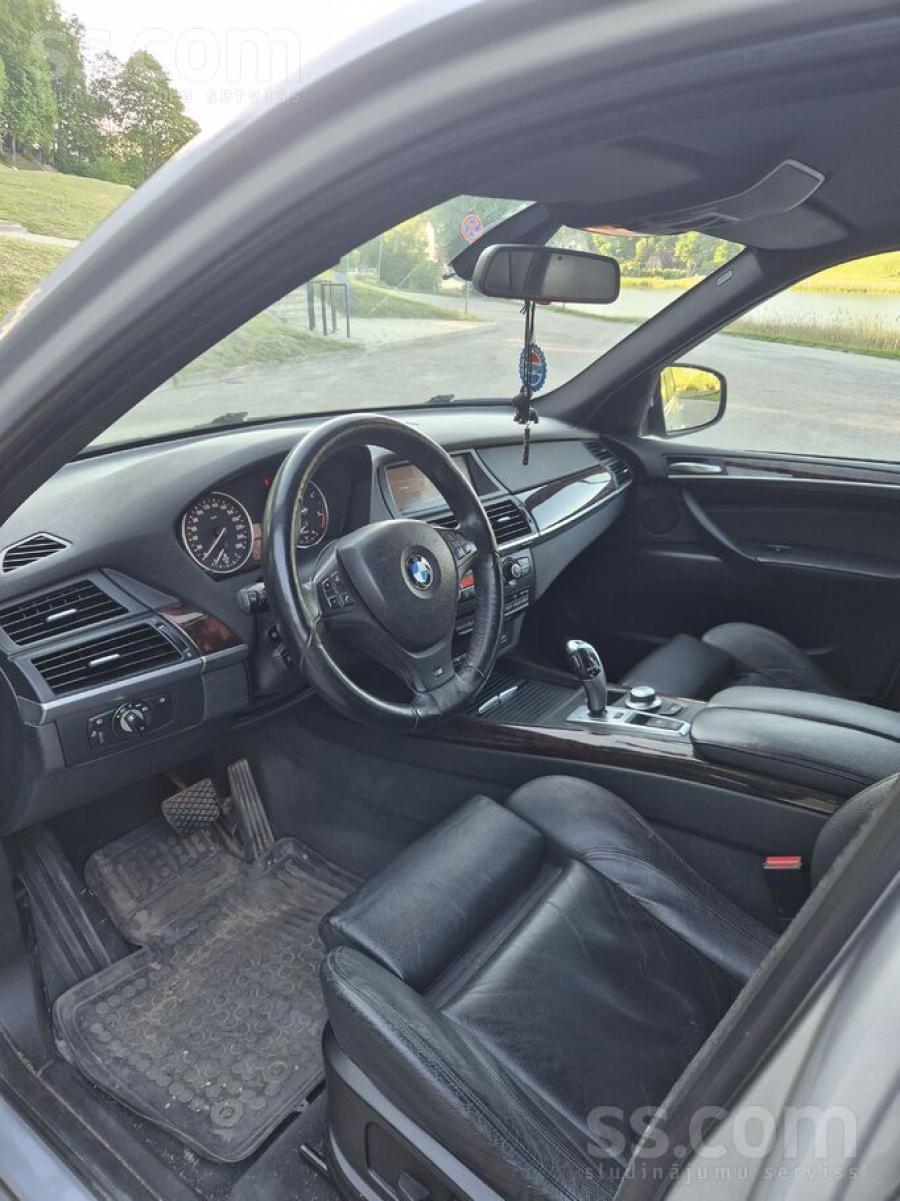 BMW X5 2009 in Talsi, with an engine capacity of 3.00 L and mileage of 365 thousand km for 8000 €, photo 9 on AUTOMOTO.COM.LV