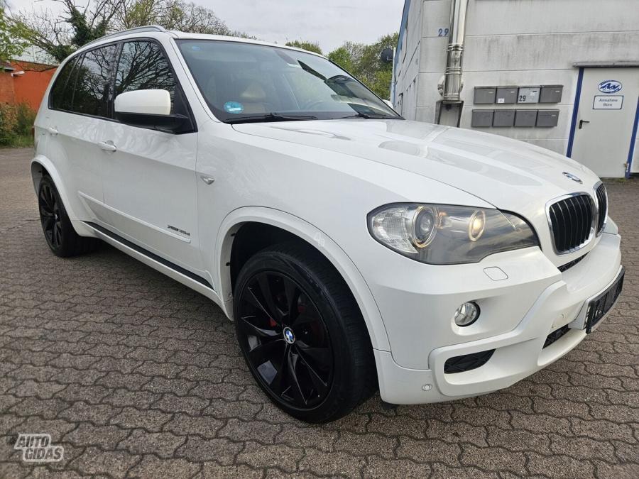 BMW X5 2009 in Marijampole, with an engine capacity of 3.00 L and mileage of 303 thousand km for 8400 €, photo 4 on AUTOMOTO.COM.LV