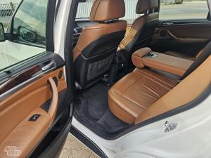 BMW X5 2009 in Marijampole, with an engine capacity of 3.00 L and mileage of 303 thousand km for 8400 €, photo 7 on AUTOMOTO.COM.LV