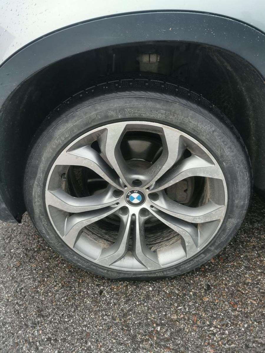 BMW X5 2009 Viljandi, ar dzinēja tilpumu 3.00 L un nobraukumu 373 tūkst. km par 10000 €, foto 10 vietnē AUTOMOTO.COM.LV
