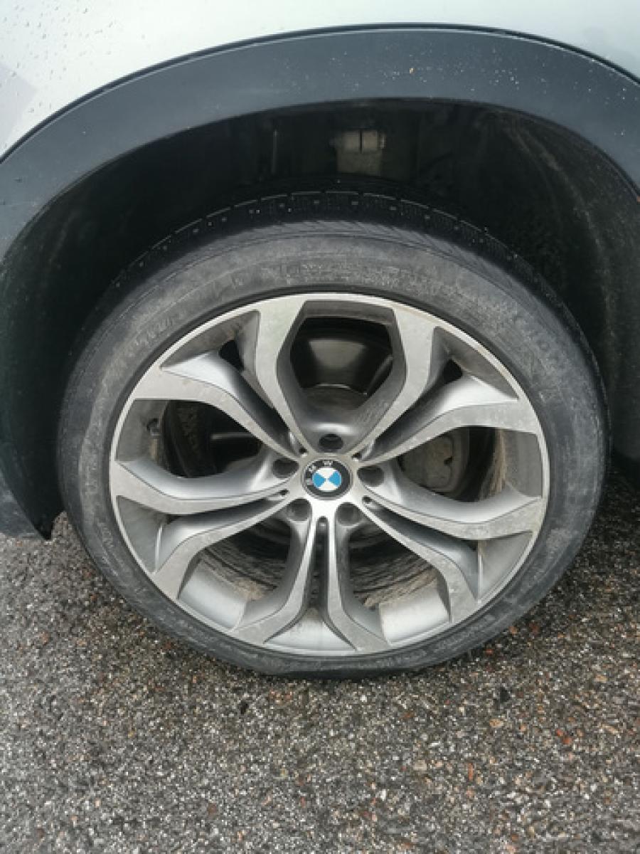 BMW X5 2009 Viljandi, ar dzinēja tilpumu 3.00 L un nobraukumu 373 tūkst. km par 10000 €, foto 4 vietnē AUTOMOTO.COM.LV