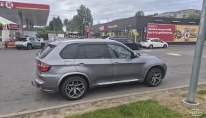 BMW X5 2009 in Trakai, with an engine capacity of 3.00 L and mileage of 450 thousand km for 6350 €, photo  on AUTOMOTO.COM.LV