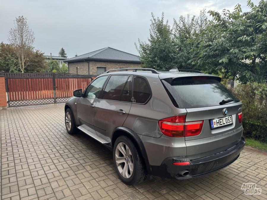 BMW X5 2009 in Siauliai, with an engine capacity of 3.00 L and mileage of 430 thousand km for 7000 €, photo 5 on AUTOMOTO.COM.LV