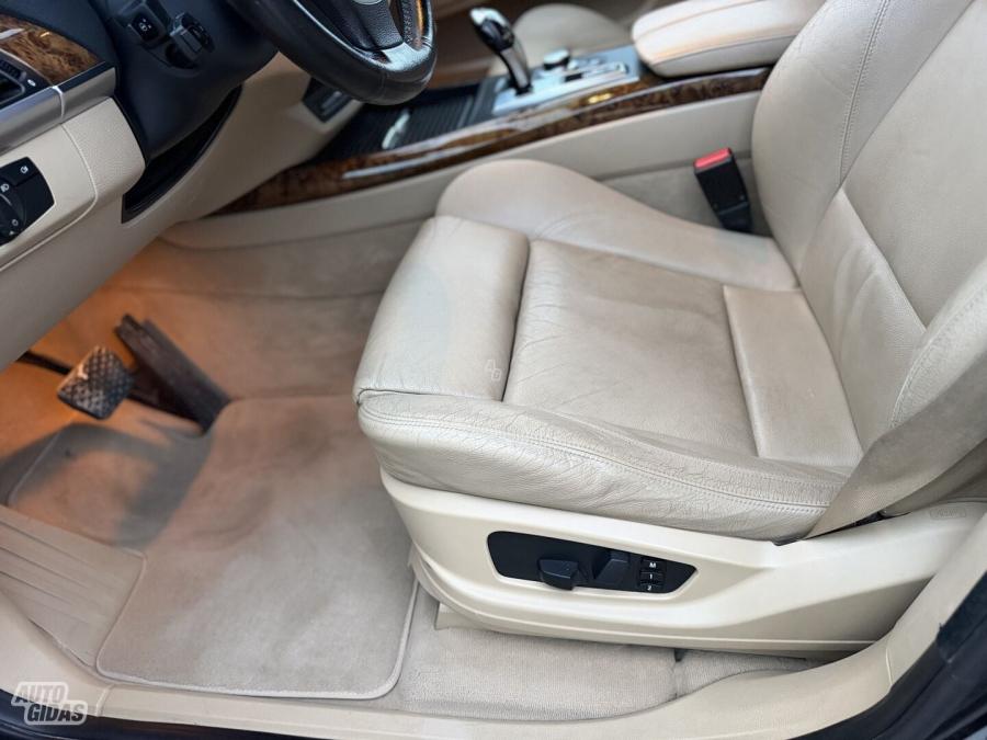 BMW X5 2009 in Radviliskis, with an engine capacity of 3.00 L and mileage of 215 thousand km for 7900 €, photo 7 on AUTOMOTO.COM.LV