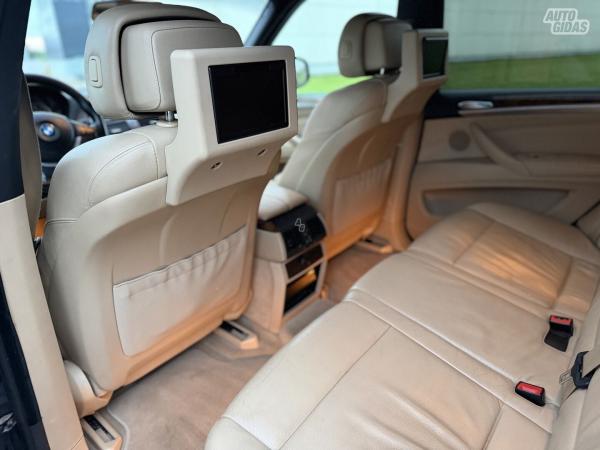 BMW X5 2009 in Radviliskis, with an engine capacity of 3.00 L and mileage of 215 thousand km for 7900 €, photo 8 on AUTOMOTO.COM.LV