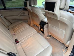 BMW X5 2009 in Radviliskis, with an engine capacity of 3.00 L and mileage of 215 thousand km for 7900 €, photo 15 on AUTOMOTO.COM.LV