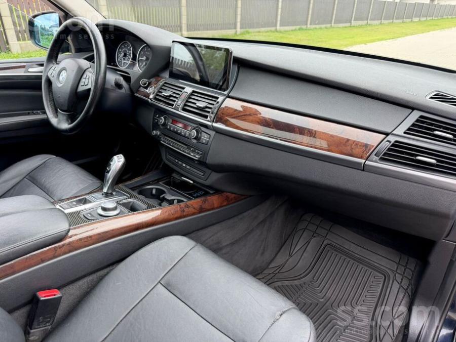 BMW X5 2009 Rīga, ar dzinēja tilpumu 3.00 L un nobraukumu 351 tūkst. km par 4950 €, foto 16 vietnē AUTOMOTO.COM.LV
