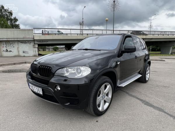 BMW X5 2010 in Siauliai, with an engine capacity of 3.00 L and mileage of 313 thousand km for 11000 €, photo 1 on AUTOMOTO.COM.LV