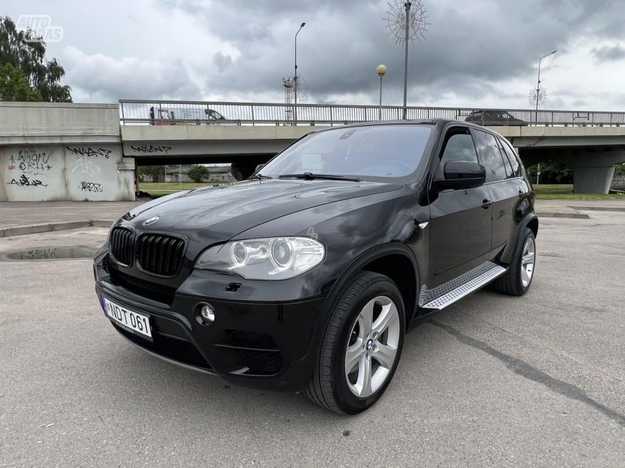 BMW X5 2010 in Siauliai, with an engine capacity of 3.00 L and mileage of 313 thousand km for 11000 €, photo 1 on AUTOMOTO.COM.LV