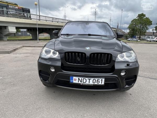 BMW X5 2010 in Siauliai, with an engine capacity of 3.00 L and mileage of 313 thousand km for 11000 €, photo 2 on AUTOMOTO.COM.LV