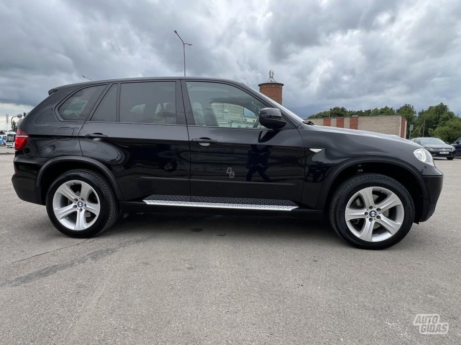 BMW X5 2010 in Siauliai, with an engine capacity of 3.00 L and mileage of 313 thousand km for 11000 €, photo 5 on AUTOMOTO.COM.LV