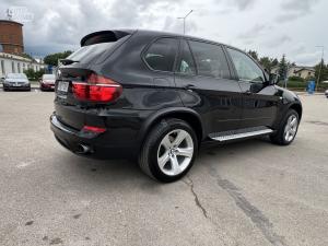 BMW X5 2010 in Siauliai, with an engine capacity of 3.00 L and mileage of 313 thousand km for 11000 €, photo 6 on AUTOMOTO.COM.LV