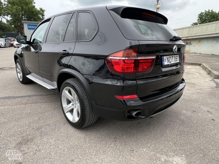 BMW X5 2010 in Siauliai, with an engine capacity of 3.00 L and mileage of 313 thousand km for 11000 €, photo 8 on AUTOMOTO.COM.LV