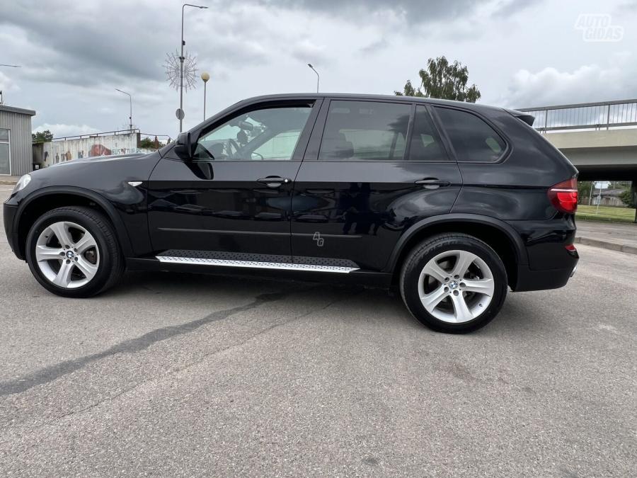 BMW X5 2010 in Siauliai, with an engine capacity of 3.00 L and mileage of 313 thousand km for 11000 €, photo 9 on AUTOMOTO.COM.LV
