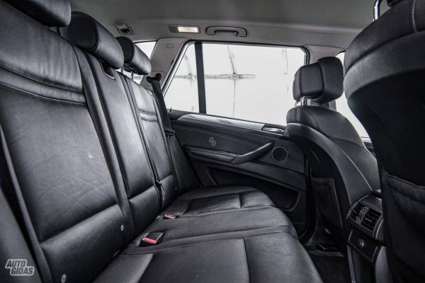 BMW X5 2010 in Kaunas, with an engine capacity of 3.00 L and mileage of 316 thousand km for 9990 €, photo 10 on AUTOMOTO.COM.LV
