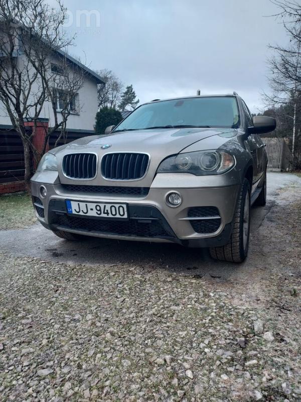 BMW X5 2011 in Riga, with an engine capacity of 3.00 L and mileage of 286 thousand km for 11500 €, photo 2 on AUTOMOTO.COM.LV
