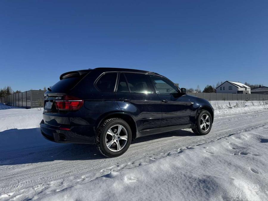 BMW X5 2011 in Vilnius, with an engine capacity of 2.99 L and mileage of 255 thousand km for 8950 €, photo 4 on AUTOMOTO.COM.LV