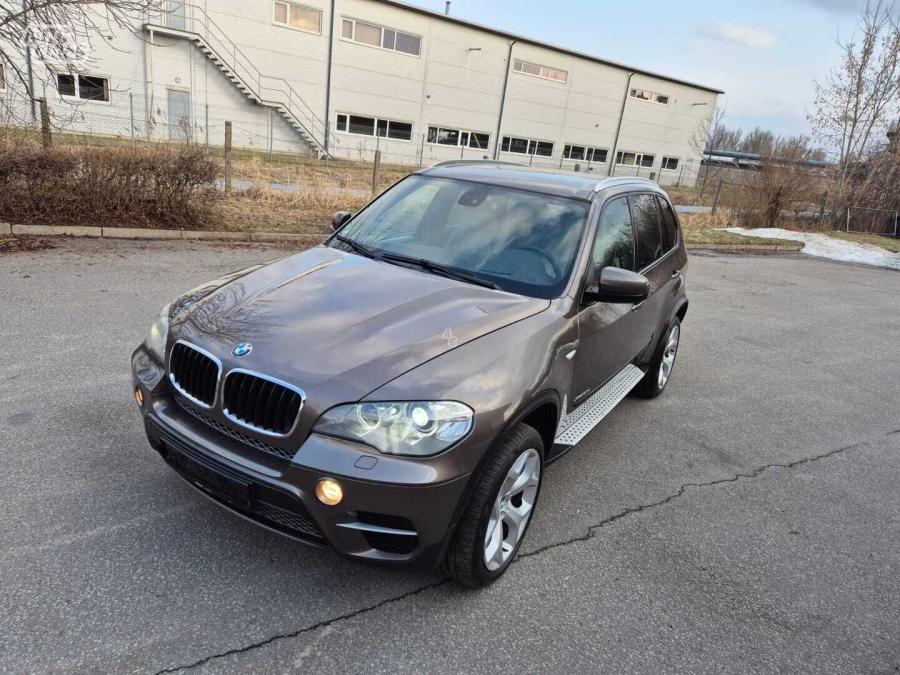 BMW X5 2011 in Panevezys, with an engine capacity of 3.00 L and mileage of 253 thousand km for 11500 €, photo 2 on AUTOMOTO.COM.LV
