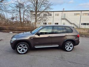 BMW X5 2011 in Panevezys, with an engine capacity of 3.00 L and mileage of 253 thousand km for 11500 €, photo 5 on AUTOMOTO.COM.LV