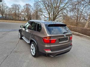 BMW X5 2011 in Panevezys, with an engine capacity of 3.00 L and mileage of 253 thousand km for 11500 €, photo 6 on AUTOMOTO.COM.LV
