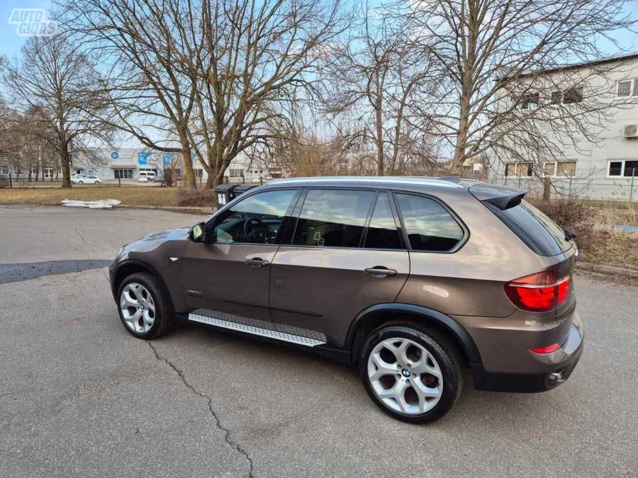 BMW X5 2011 in Panevezys, with an engine capacity of 3.00 L and mileage of 253 thousand km for 11500 €, photo 8 on AUTOMOTO.COM.LV