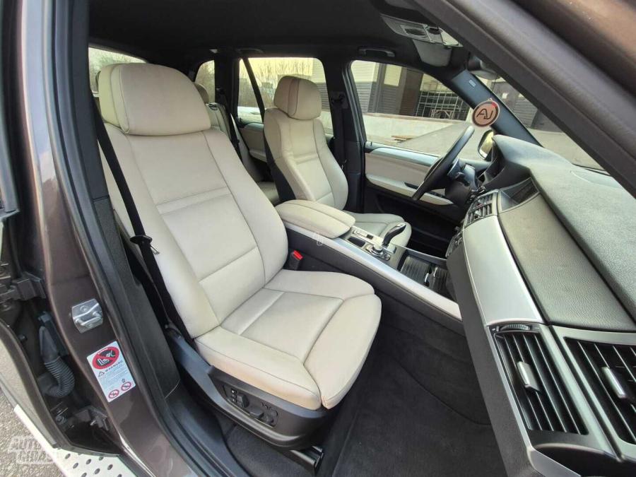 BMW X5 2011 in Panevezys, with an engine capacity of 3.00 L and mileage of 253 thousand km for 11500 €, photo 19 on AUTOMOTO.COM.LV