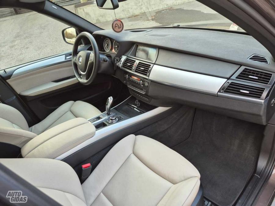 BMW X5 2011 in Panevezys, with an engine capacity of 3.00 L and mileage of 253 thousand km for 11500 €, photo 22 on AUTOMOTO.COM.LV