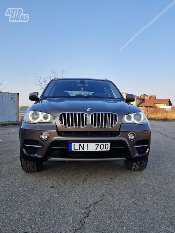 BMW X5 2011 in Kaunas, with an engine capacity of 3.00 L and mileage of 248 thousand km for 11200 €, photo 1 on AUTOMOTO.COM.LV