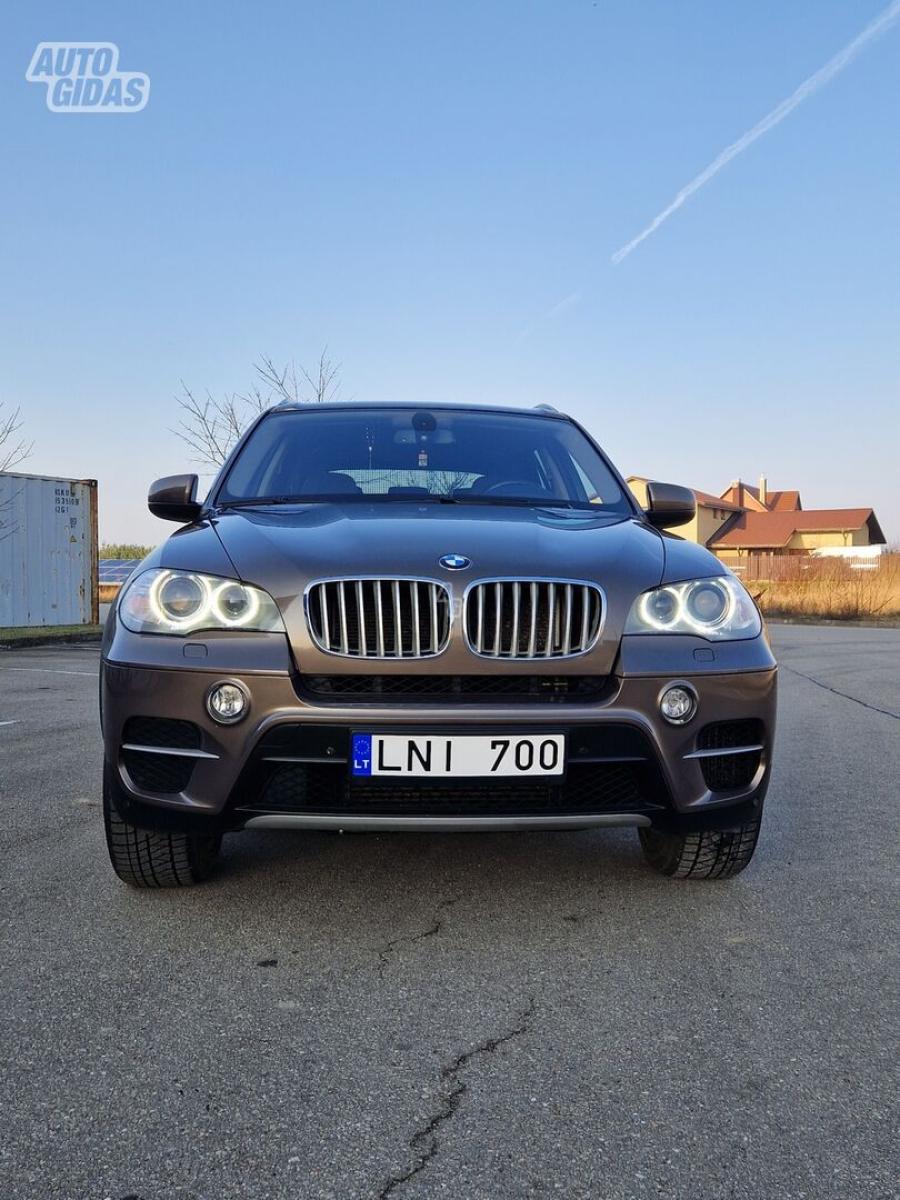 BMW X5 2011 in Kaunas, with an engine capacity of 3.00 L and mileage of 248 thousand km for 11200 €, photo 1 on AUTOMOTO.COM.LV