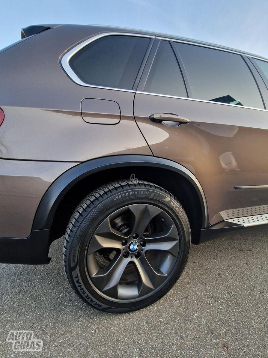 BMW X5 2011 in Kaunas, with an engine capacity of 3.00 L and mileage of 248 thousand km for 11200 €, photo 14 on AUTOMOTO.COM.LV