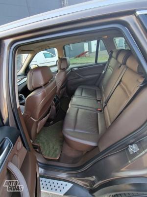 BMW X5 2011 in Kaunas, with an engine capacity of 3.00 L and mileage of 248 thousand km for 11200 €, photo 17 on AUTOMOTO.COM.LV